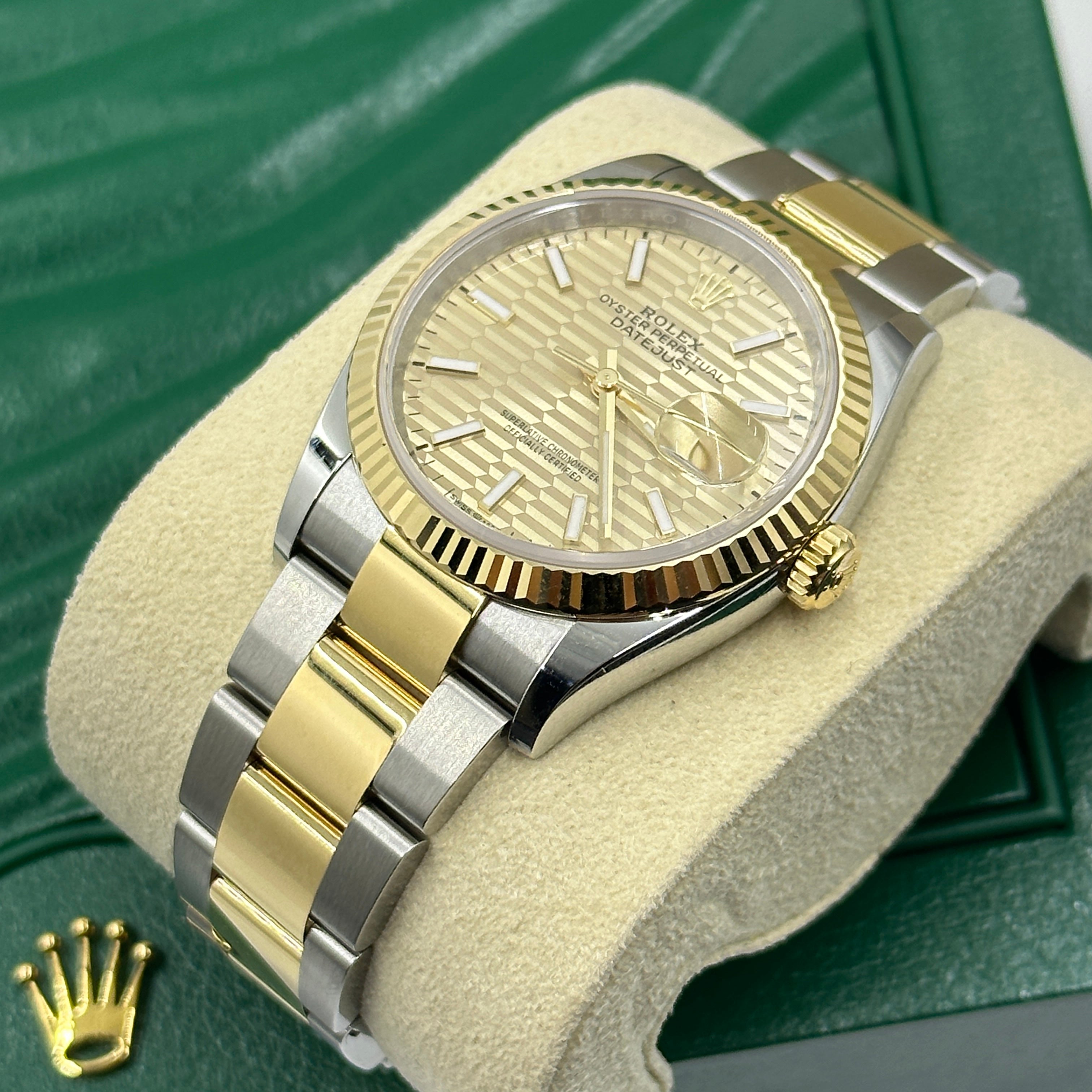 Rolex Datejust 36 126233 Champagne Flute Oyster 2024 – EW Watches